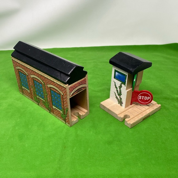 Thomas & Friends | Toys | Thomas Wood Train Buildings Tunnel And Stop ...